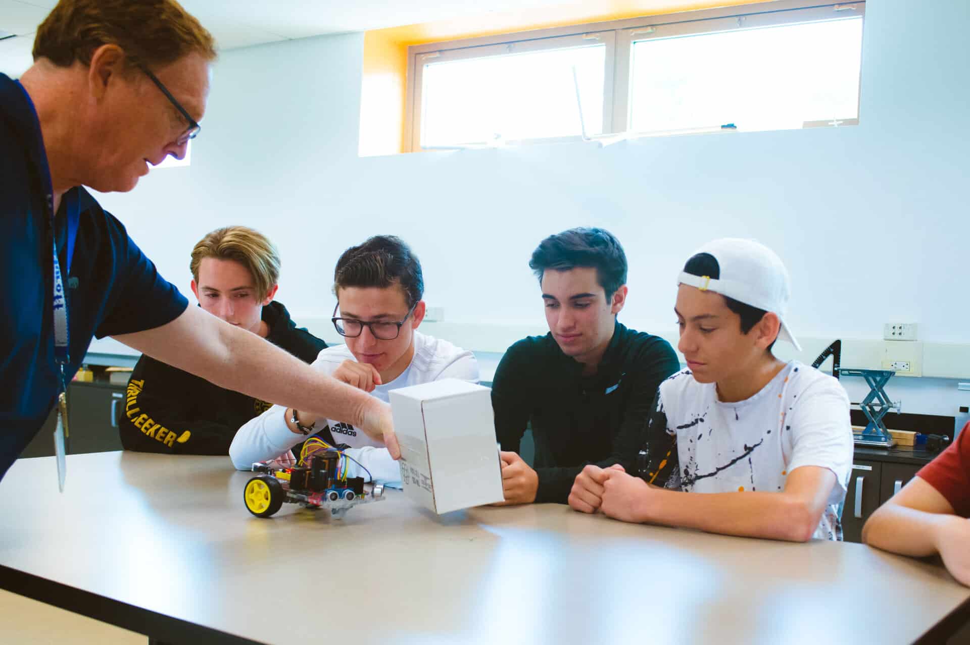 Academics at MUS - San Diego Jewish Academy
